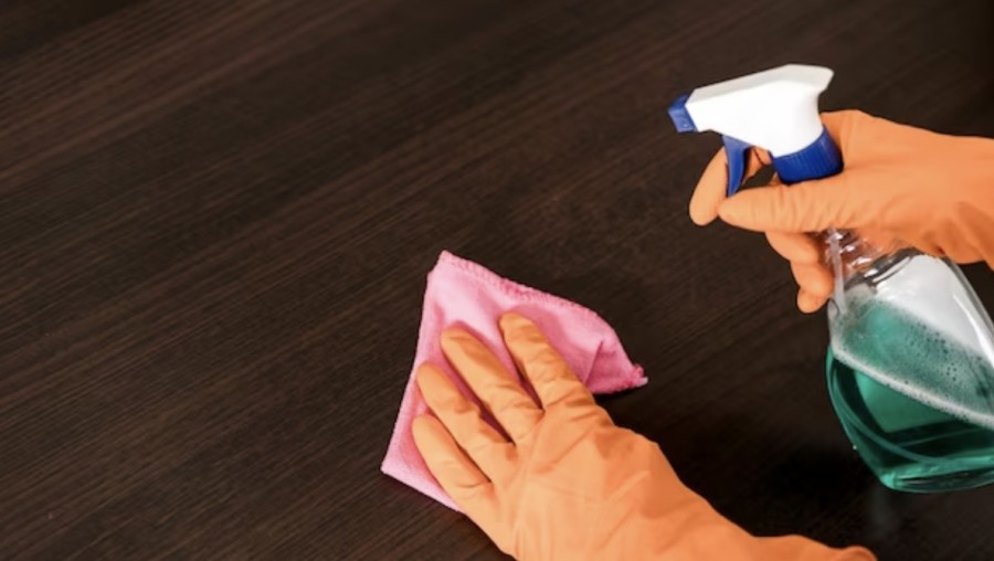 How to Clean Grime Off Wood Furniture - Step by Step Guide | Cleanipedia UK