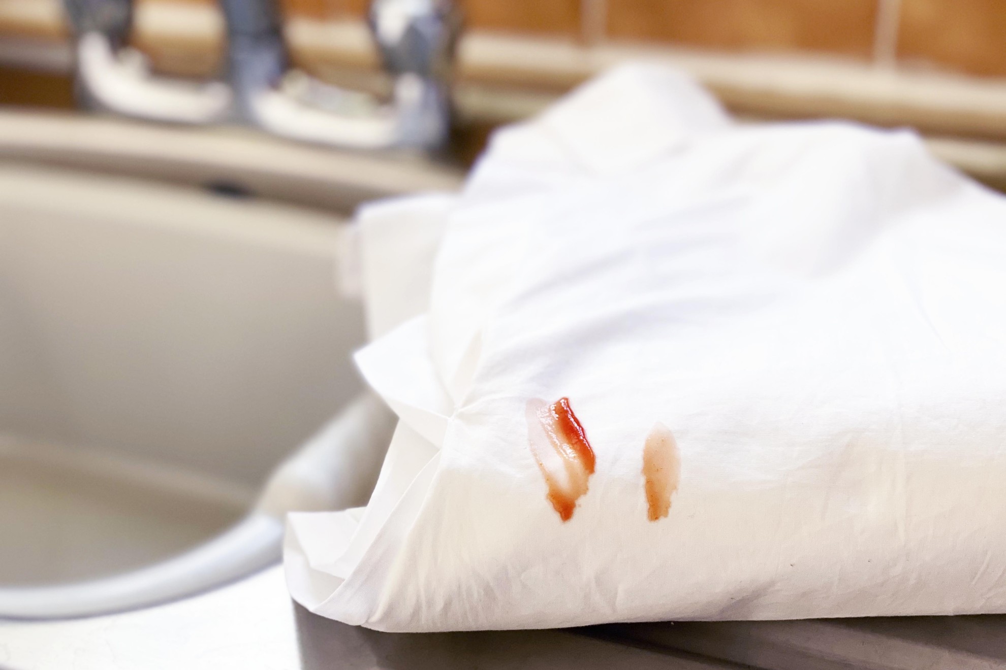 Easy tips on how to remove grease from clothes | Cleanipedia