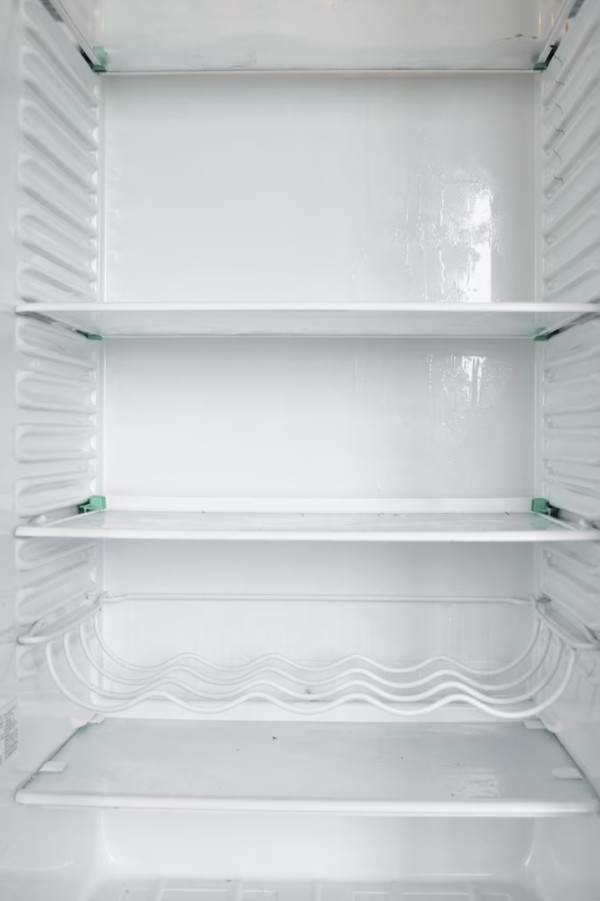 Cara membersihkan bunga es pada kulkas | Cleanipedia ID