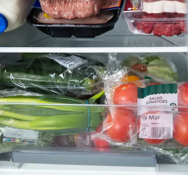 Cara membersihkan bunga es pada kulkas | Cleanipedia ID