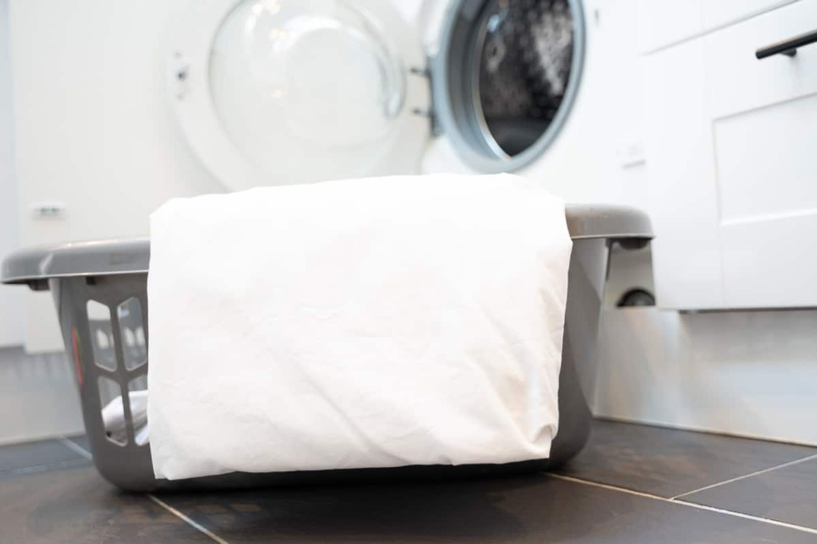 Fresh bedding: how to keep it feeling crisp and clean | Cleanipedia UK