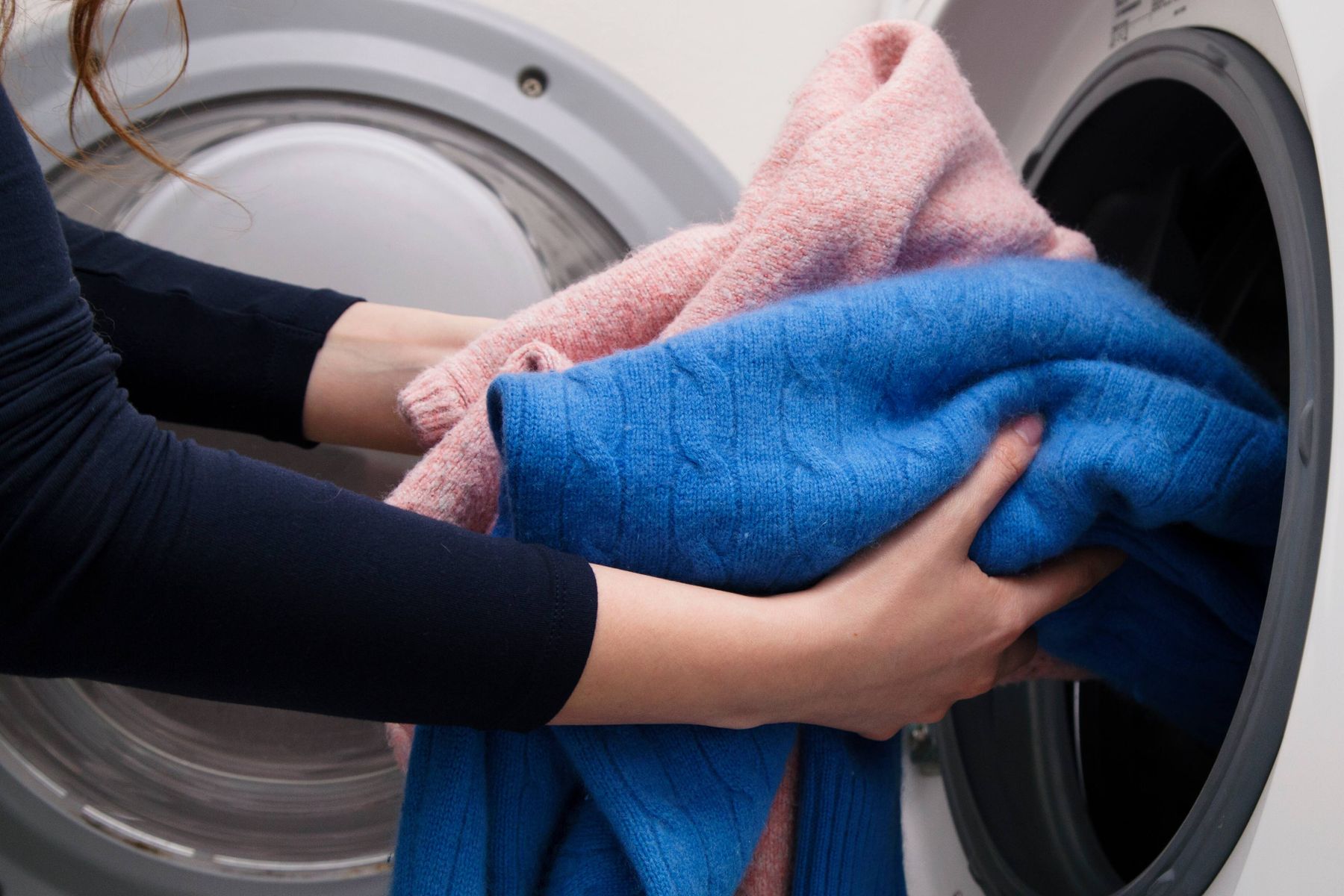 How To Dry Clothes Indoors How To Dry Clothes In Winter Cleanipedia